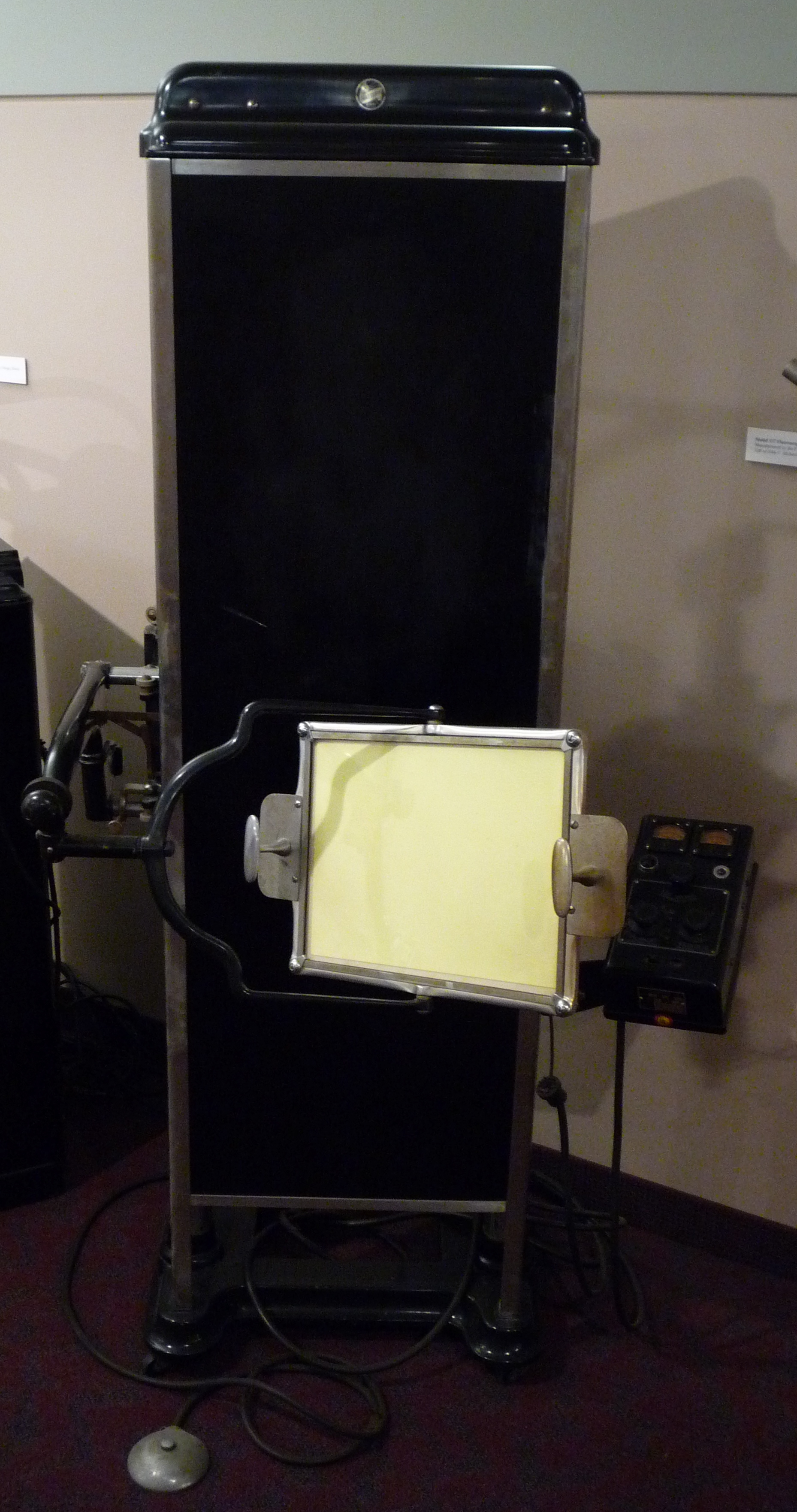 A New Kind of Ray: Early x-ray machines – Melnick Medical Museum