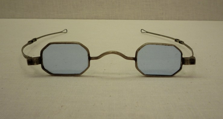 Medieval sunglasses? – Melnick Medical Museum
